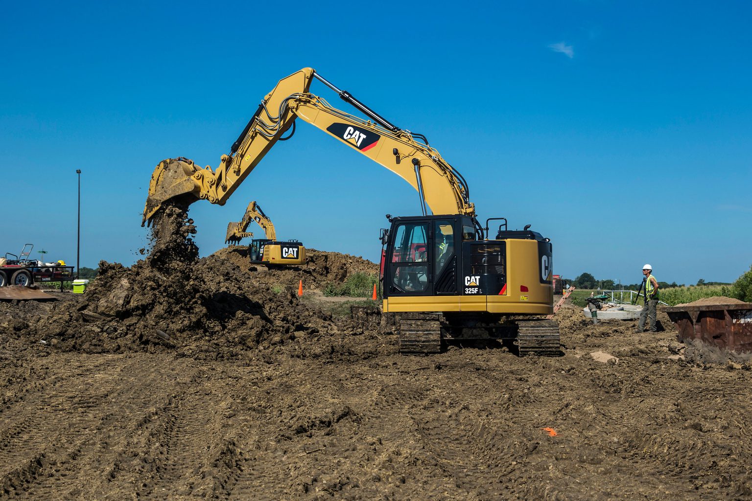Caterpillar 325 FL with Trimble GPS – Herron Contractors LTD